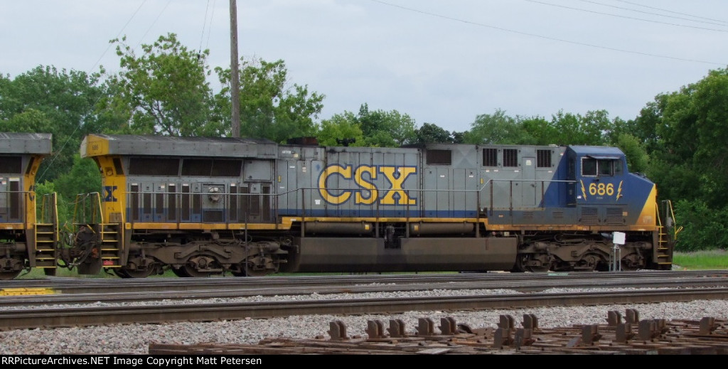 CSX 686